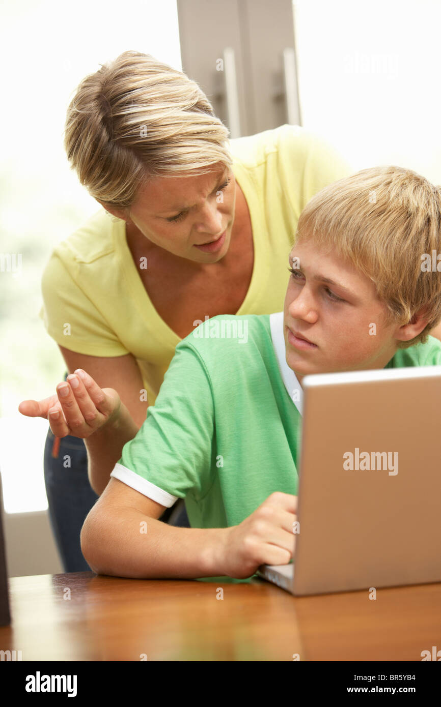 Angry mother and teenage son hi-res stock photography and images - Alamy