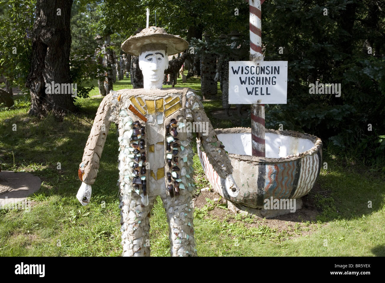 Park with concrete sculptures hi-res stock photography and images - Alamy