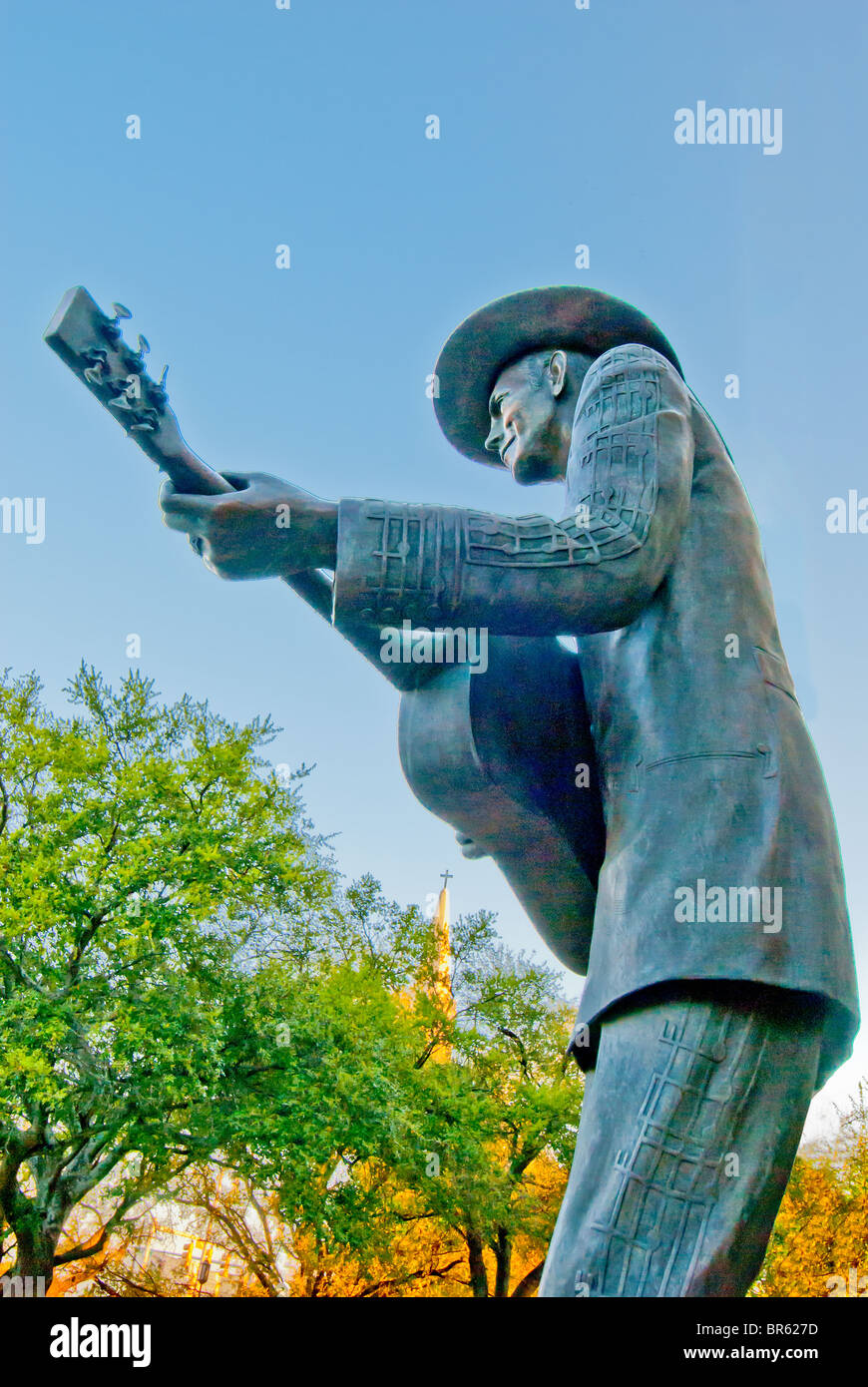 Hank williams bronze statue hi-res stock photography and images - Alamy