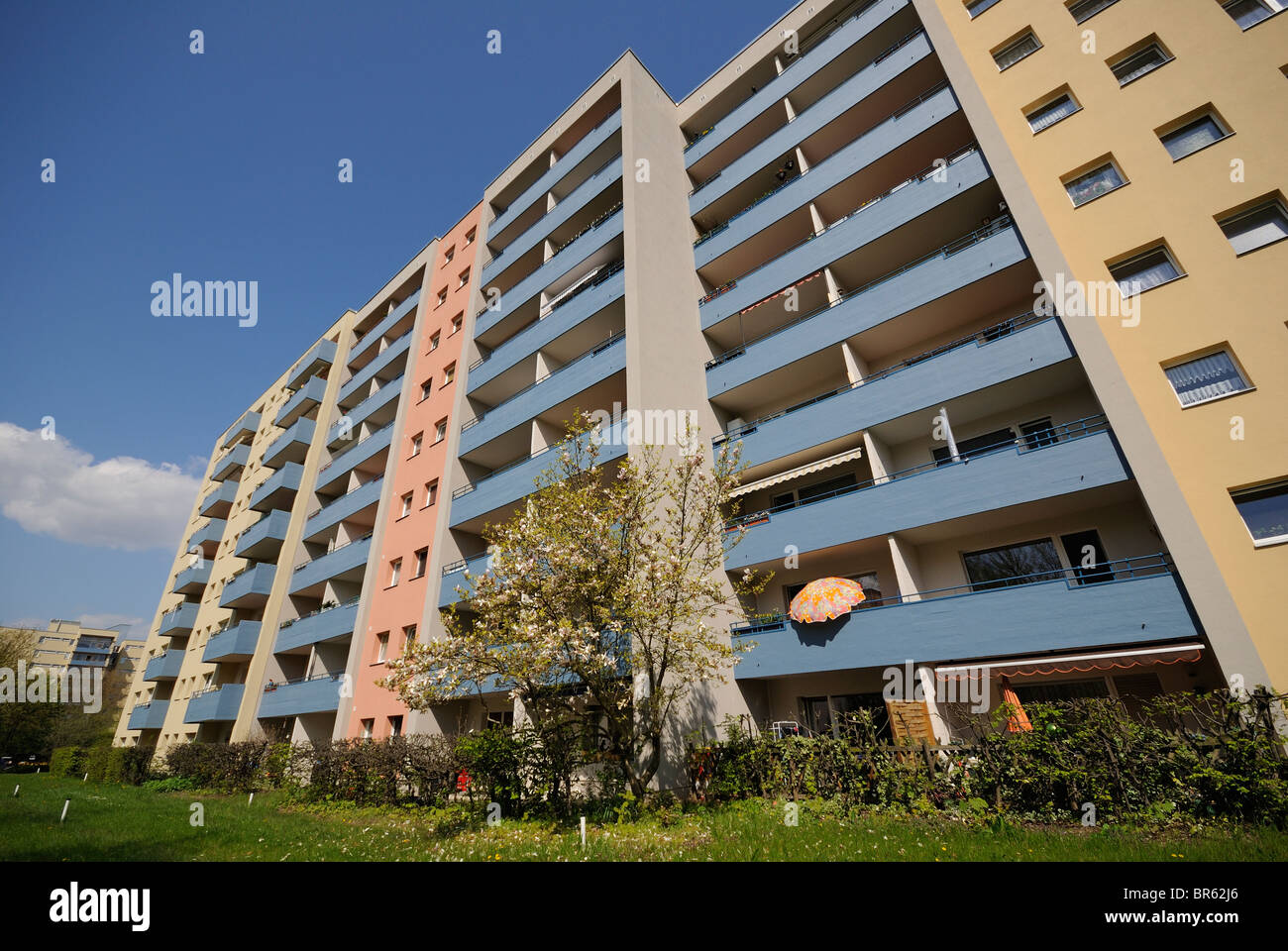 Gropiusstadt, Gropius City, Walter Gropius-designed housing estate ...