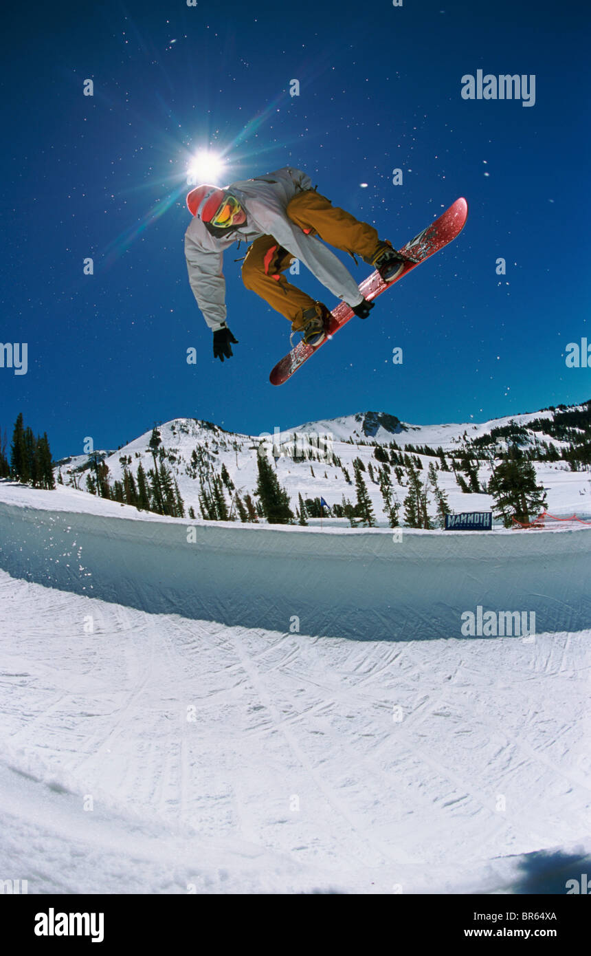 Snowboard half pipe hi-res stock photography and images - Alamy