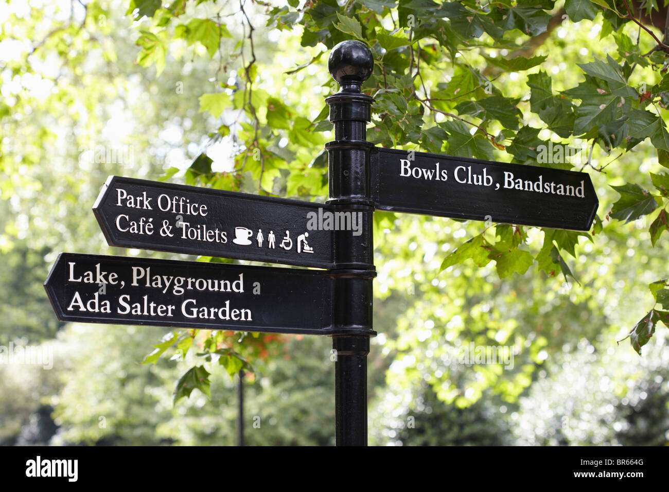 Park signpost hi-res stock photography and images - Alamy