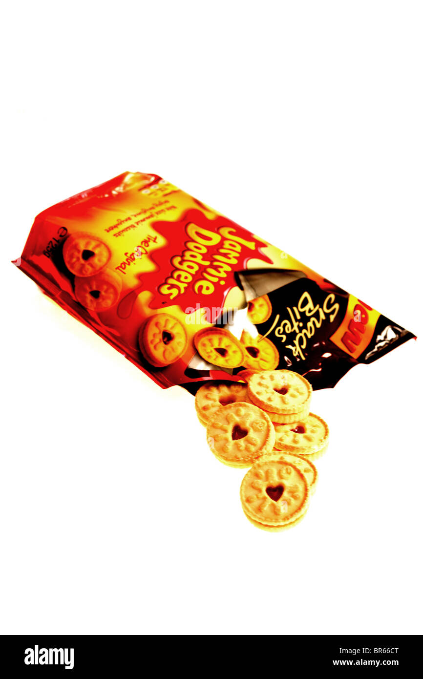 Jammie dodger biscuits hi-res stock photography and images - Alamy