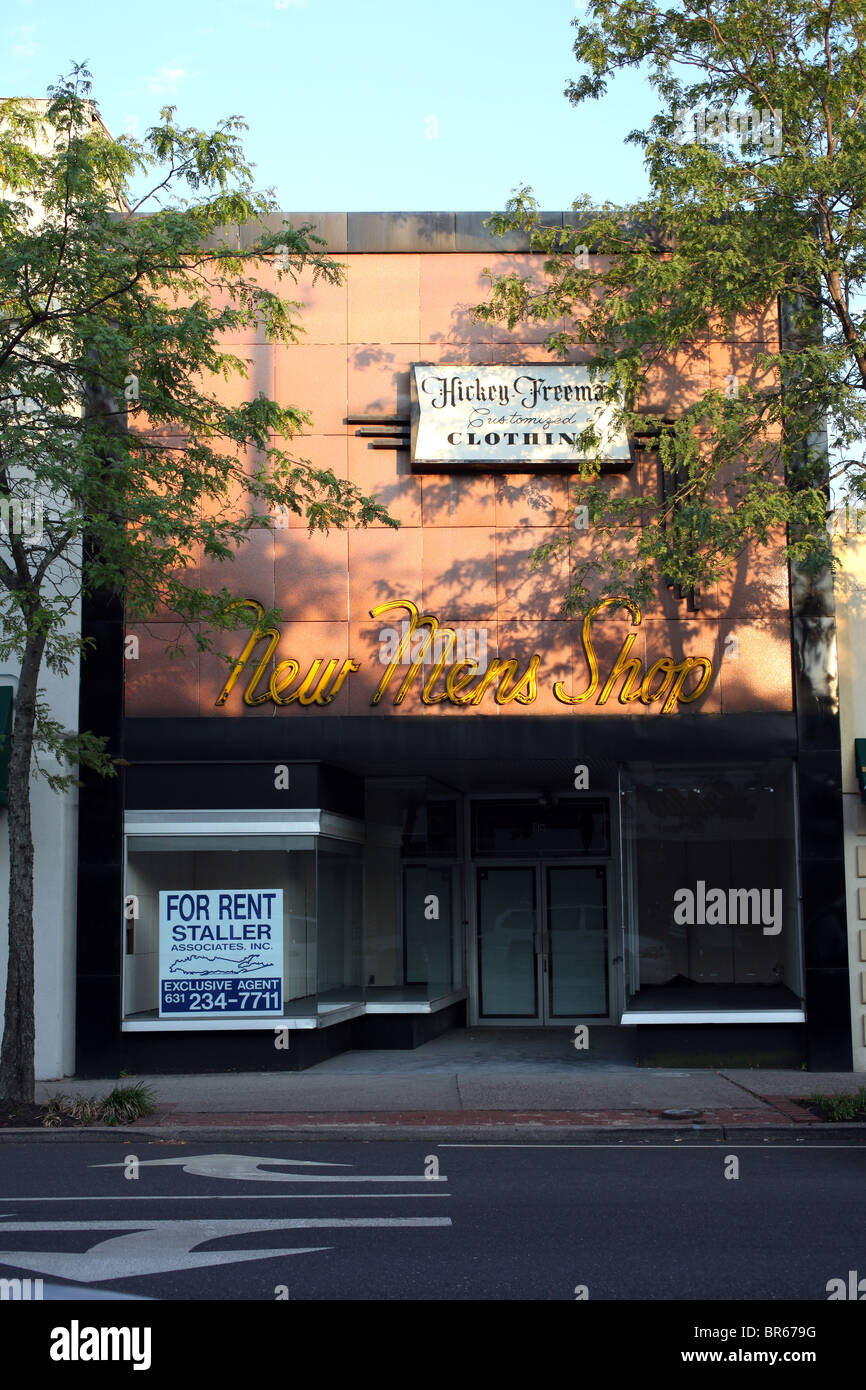 Empty storefront shop hi-res stock photography and images - Alamy