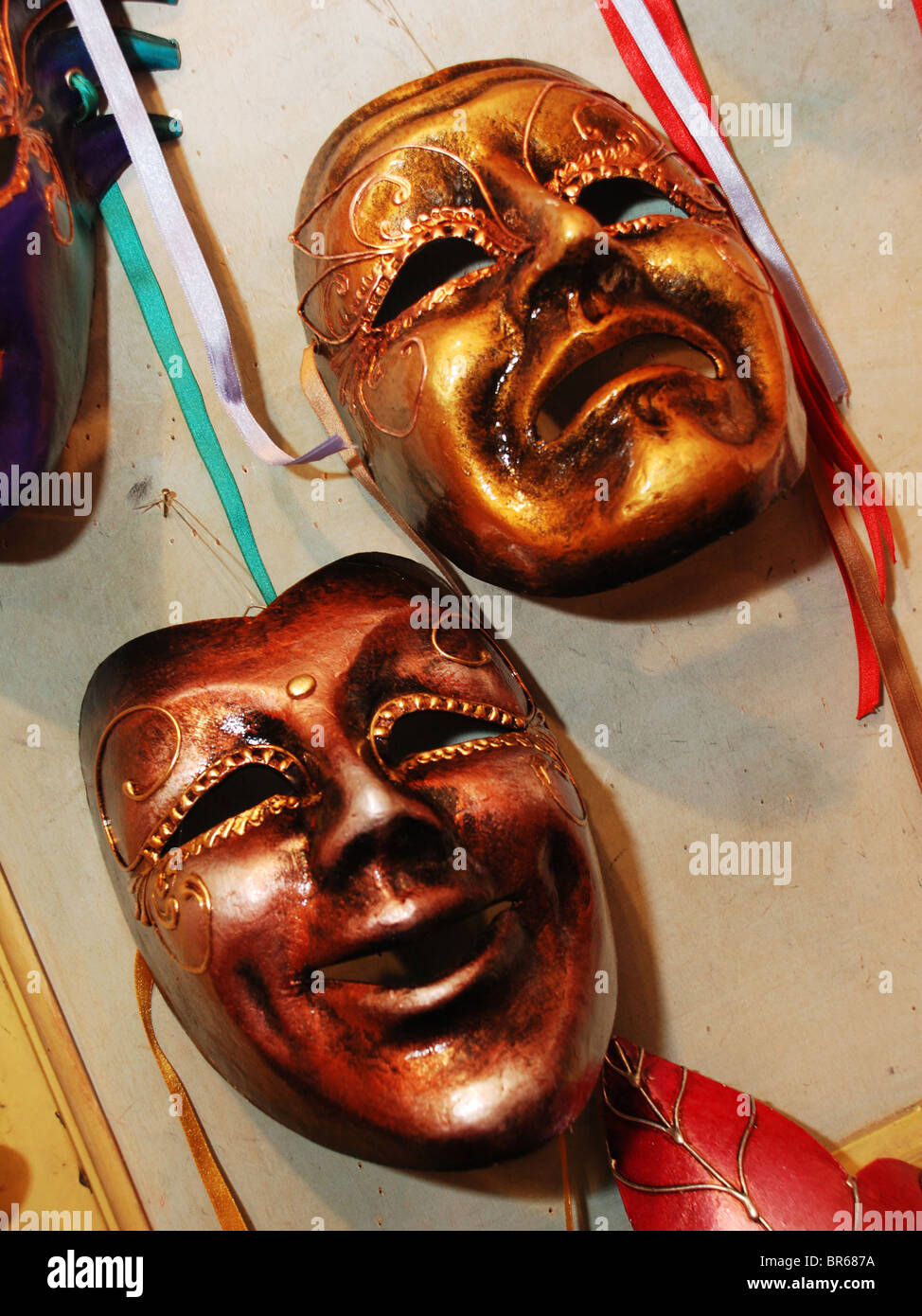 Tragic masks hi-res stock photography and images - Alamy