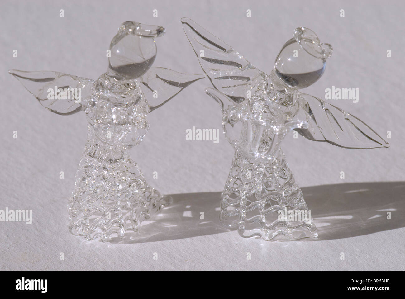 Angels pair hi-res stock photography and images - Alamy