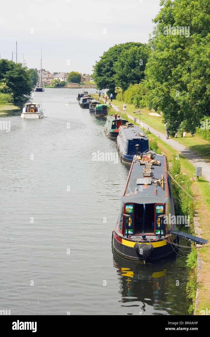 Lancaster canal boats hi-res stock photography and images - Alamy