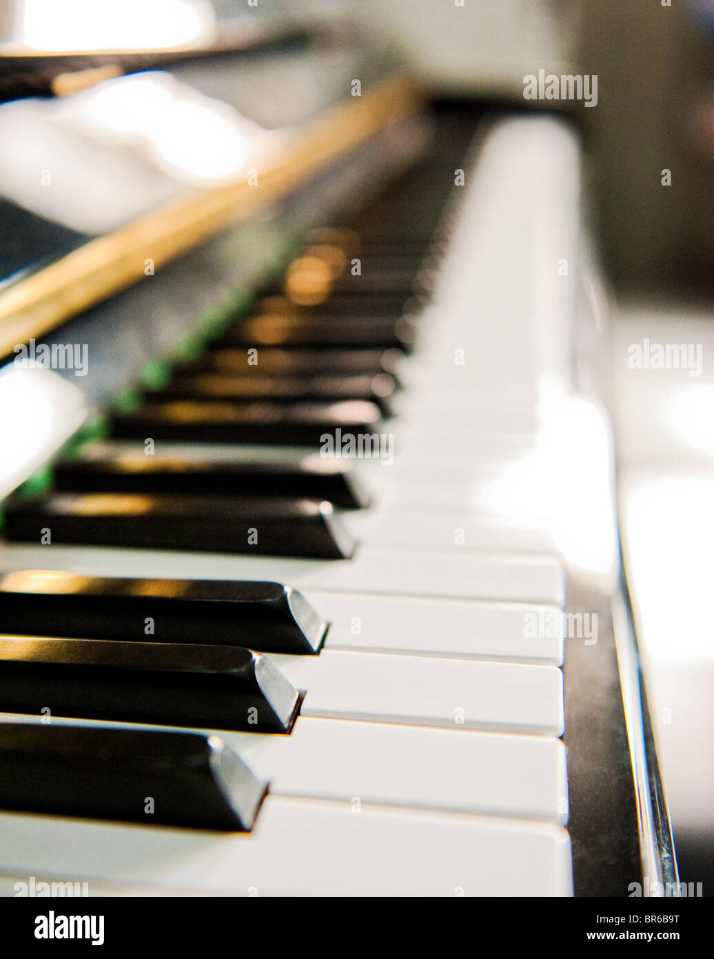 Close-up in perspective of piano keyboard Stock Photo - Alamy