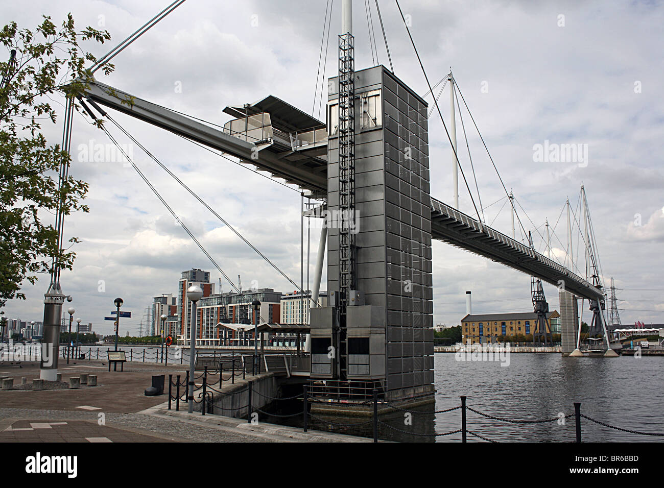 Pedestrian bridge royal victoria dock hi-res stock photography and ...
