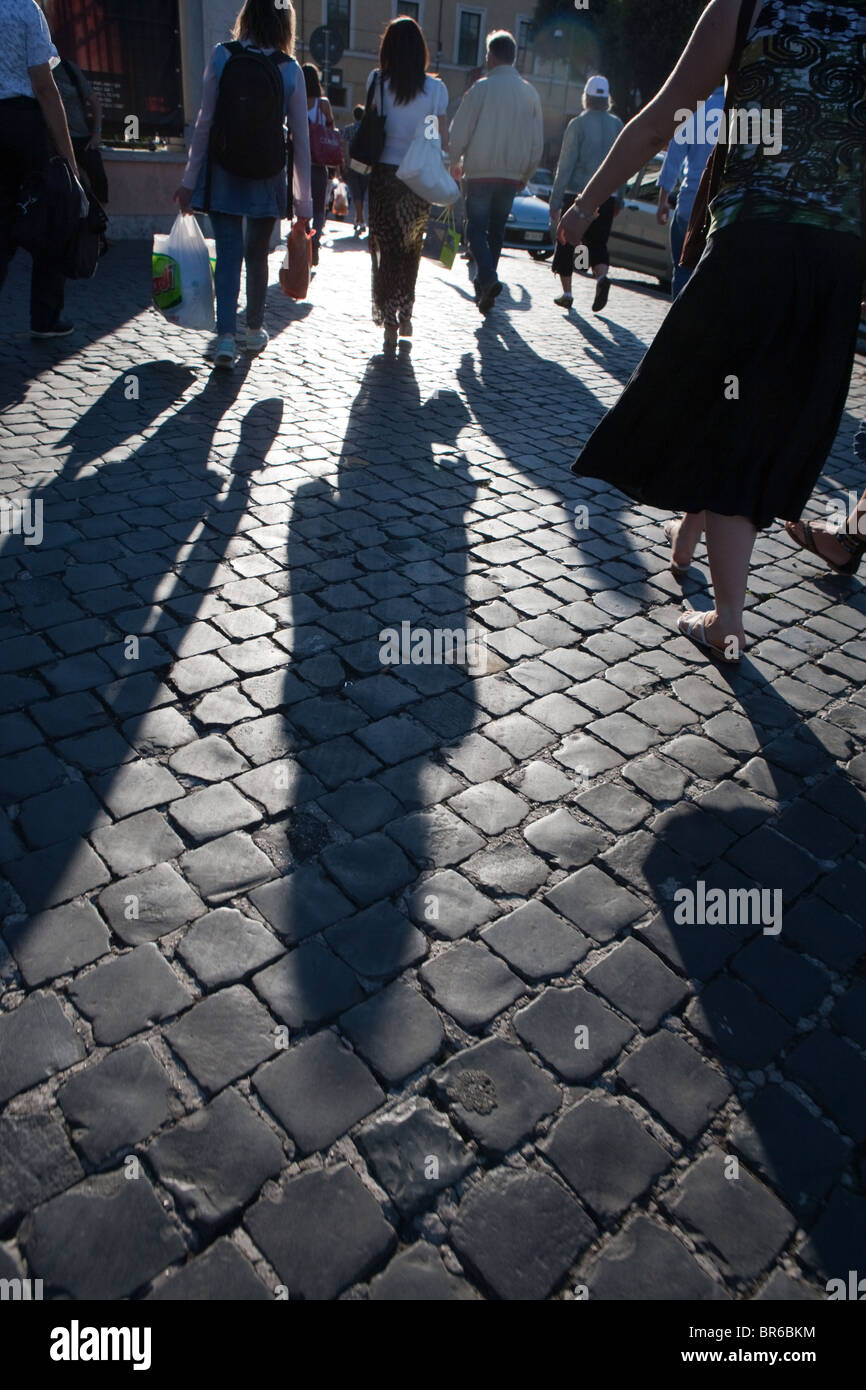 pedestrians walking road Rome Italy Stock Photo - Alamy