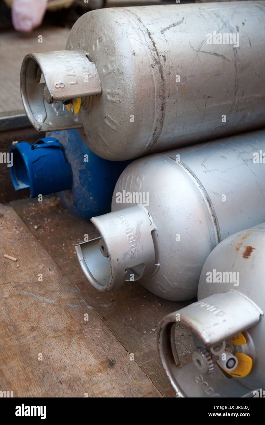 Domestic gas cylinders hi-res stock photography and images - Alamy