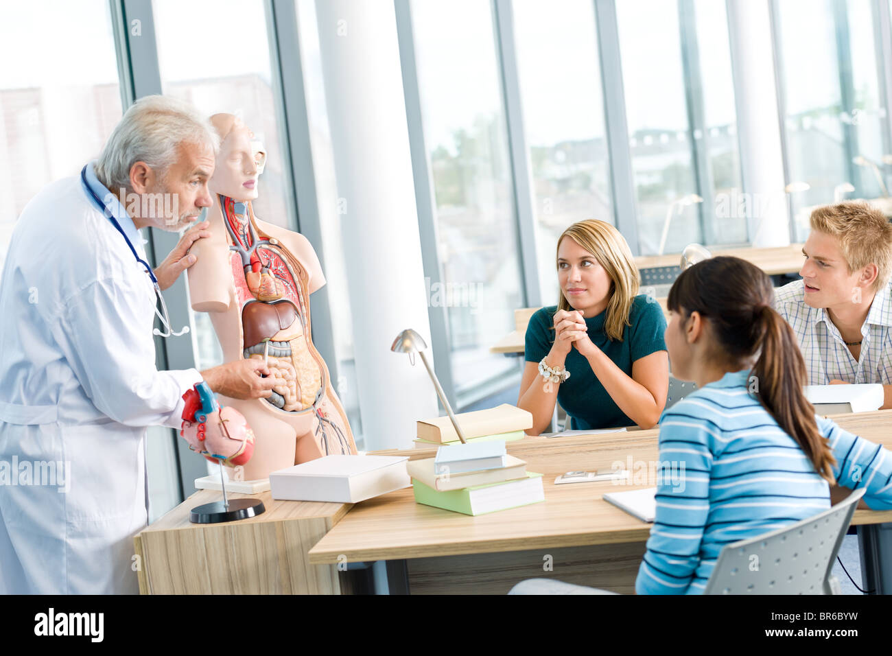 Medical students hi-res stock photography and images - Alamy