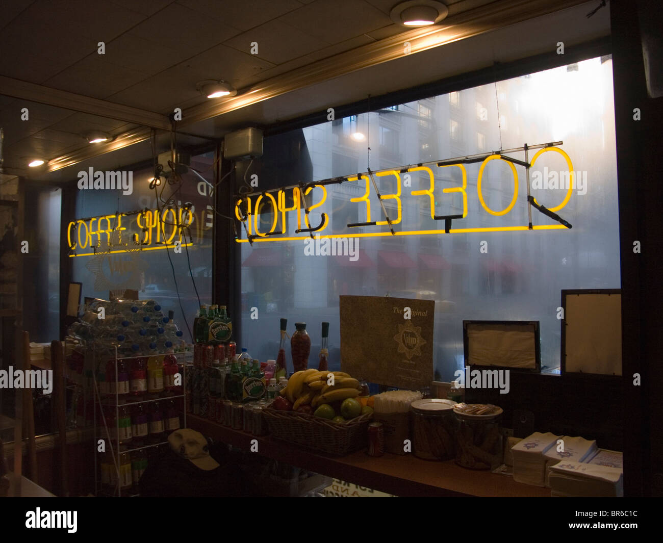 The inside of a coffee shop New York City Stock Photo - Alamy