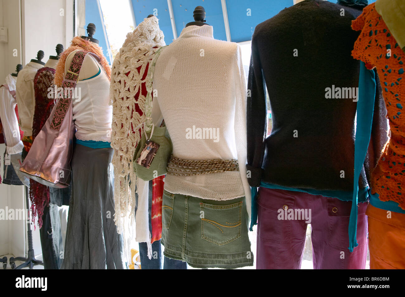Dress form store window hi-res stock photography and images - Alamy