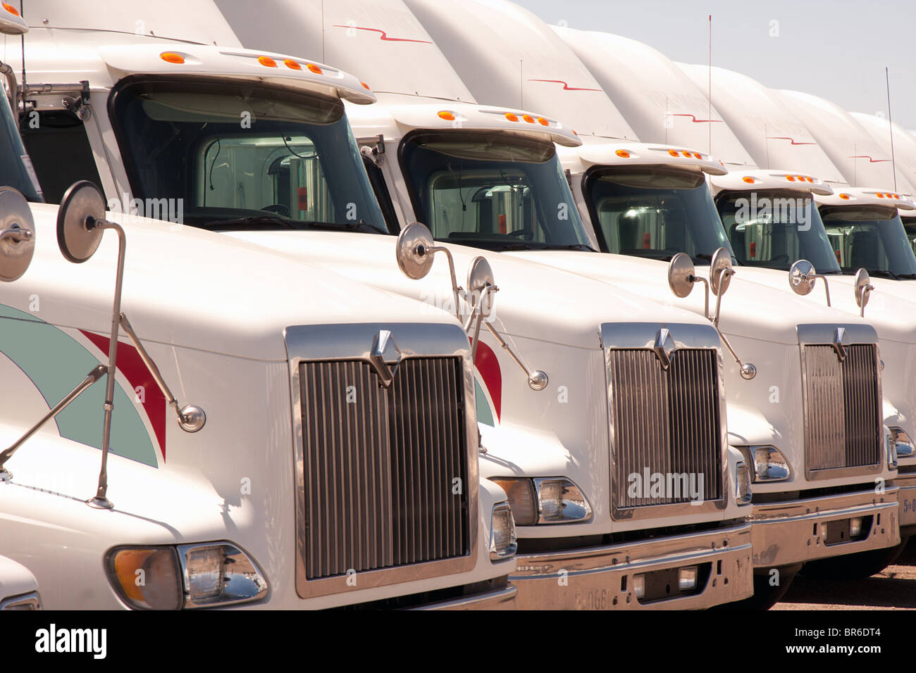 Semi truck isolated hi-res stock photography and images - Alamy