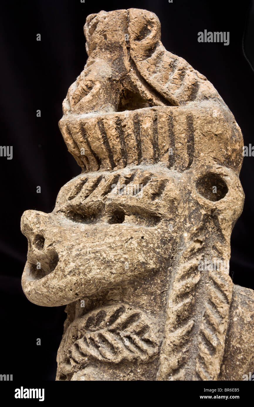 Mayan statue hi-res stock photography and images - Alamy