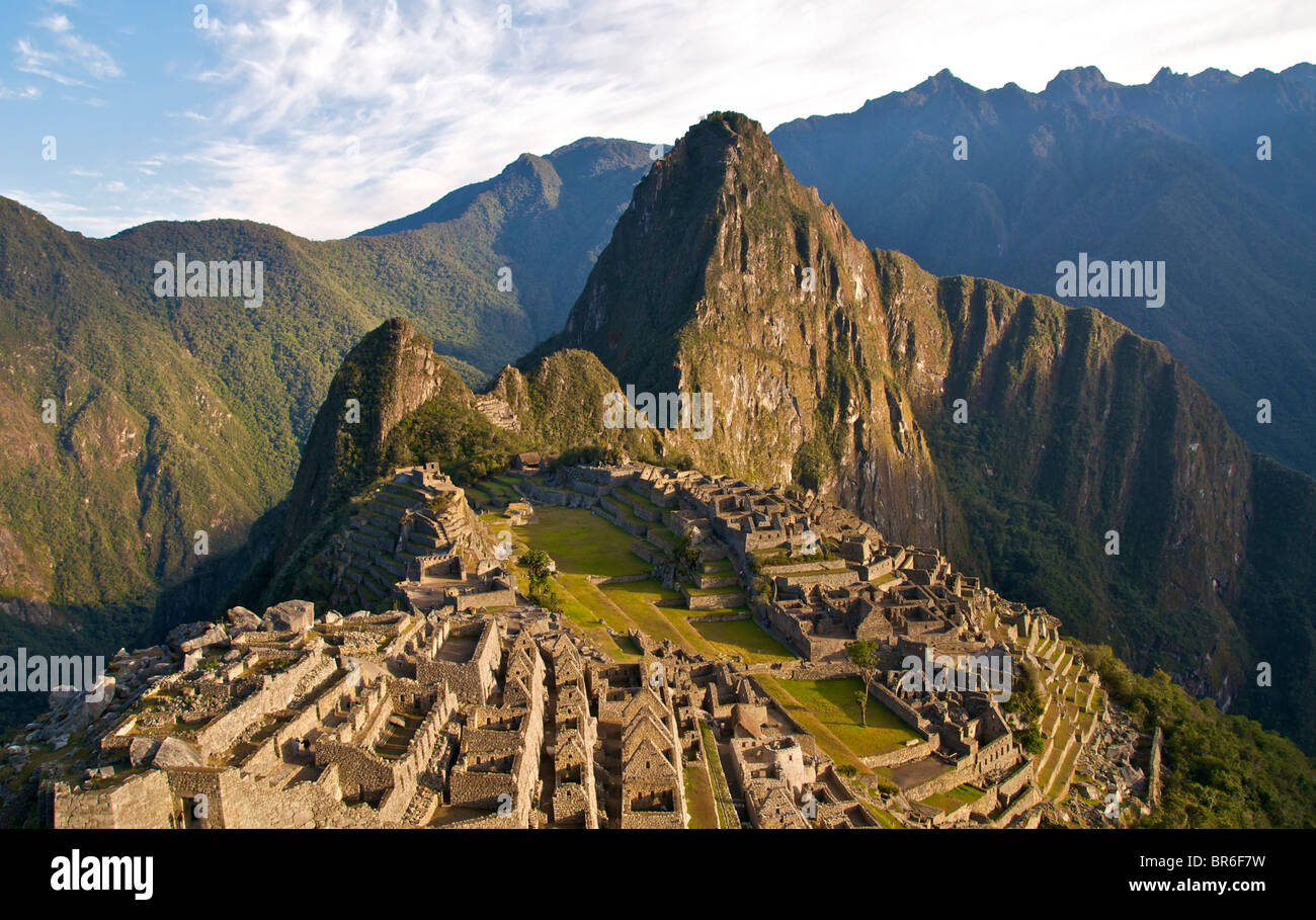 Inca settlement machu picchu peru hi-res stock photography and images ...