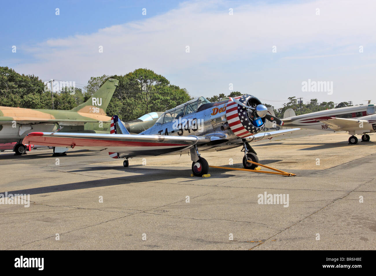North American T-6 Texan WWII trainer American Airpower Museum Republic ...