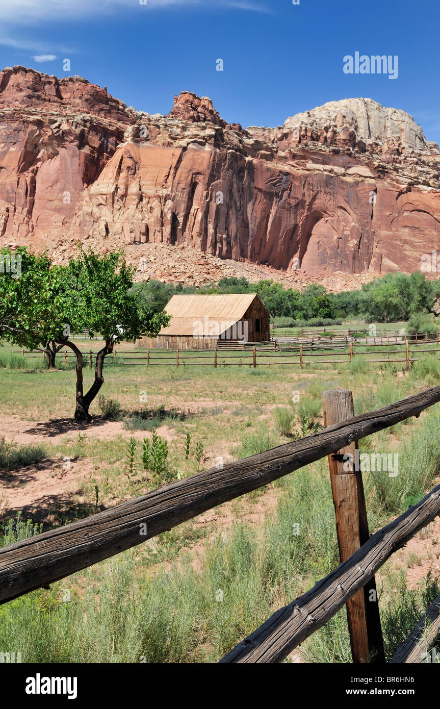 Orchard barn hi-res stock photography and images - Alamy
