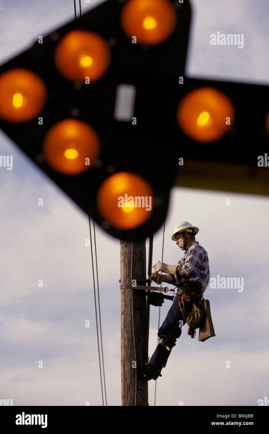 Electrical line workers Stock Photo - Alamy
