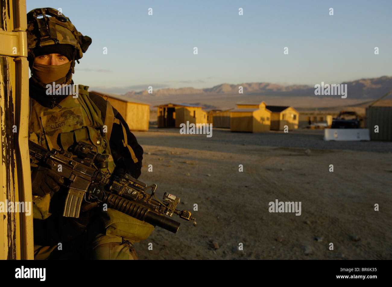 Army desert training at Fort Irwin Stock Photo - Alamy