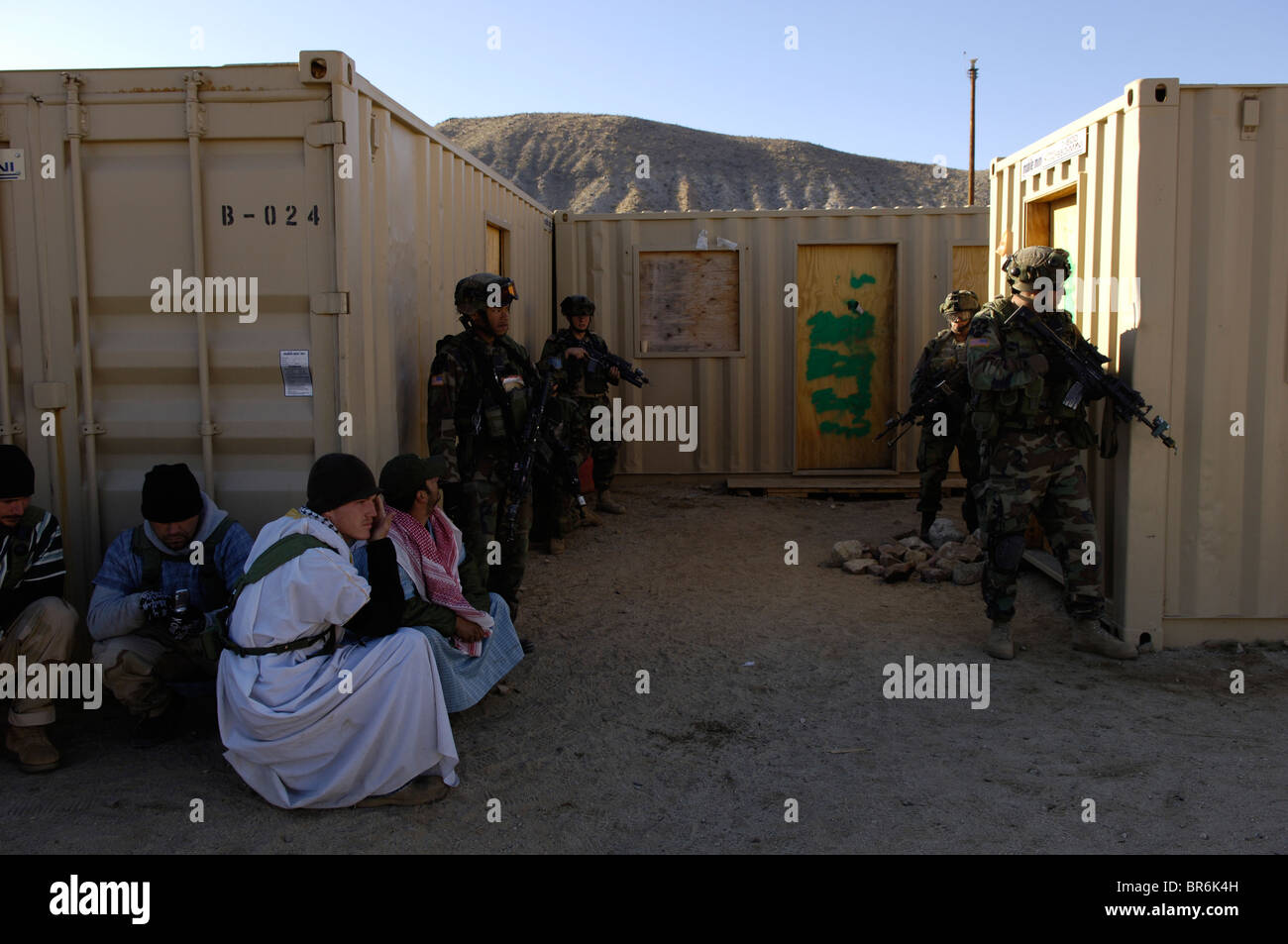 Army desert training at Fort Irwin Stock Photo - Alamy