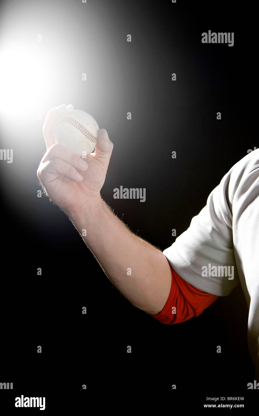 Throw baseball hi-res stock photography and images - Alamy