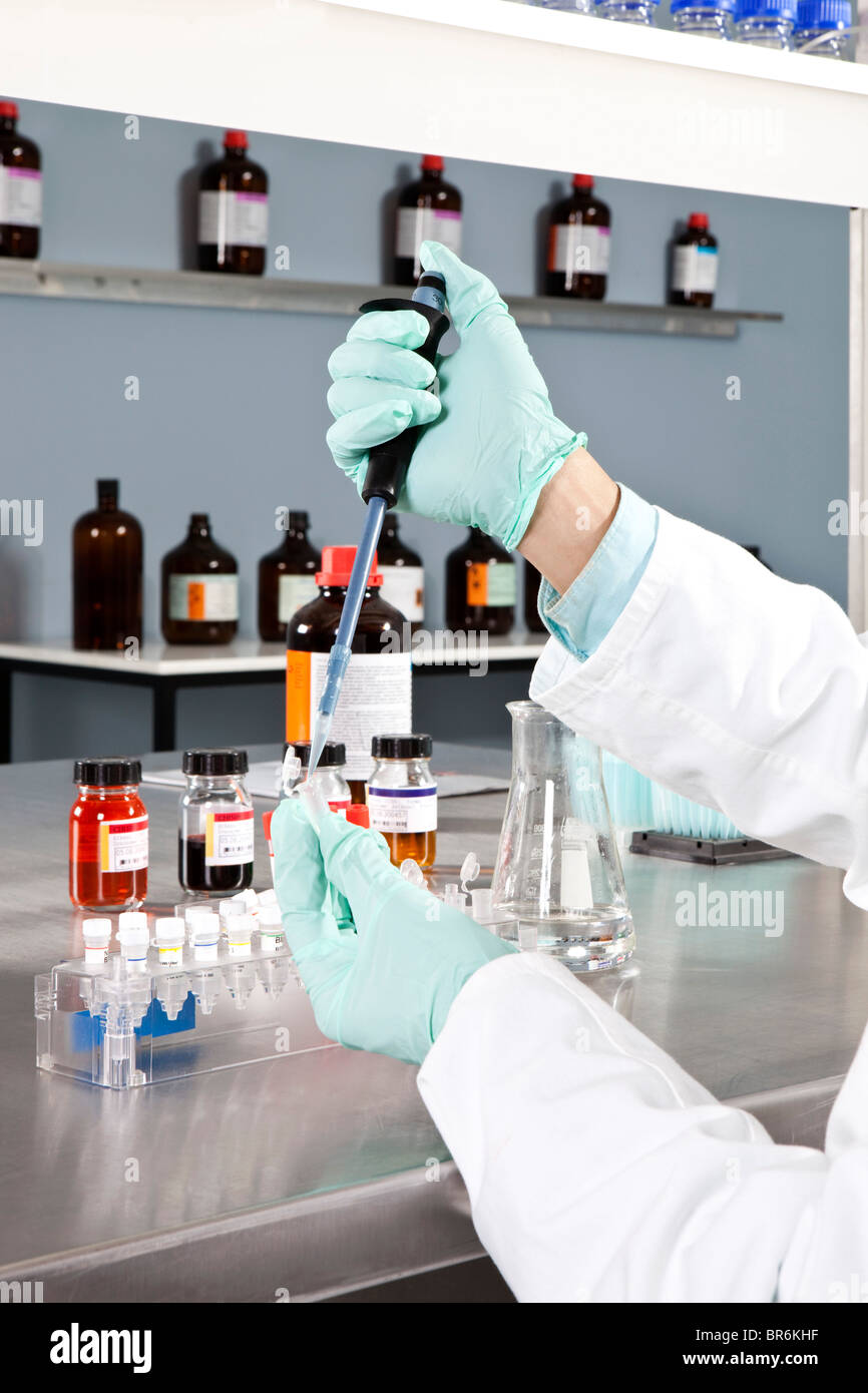 Put a dropper hi-res stock photography and images - Alamy