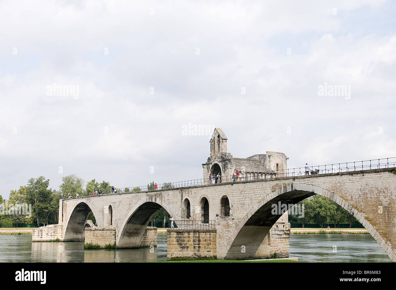 The Avignon bridge ( le ponte de Avignon Stock Photo - Alamy