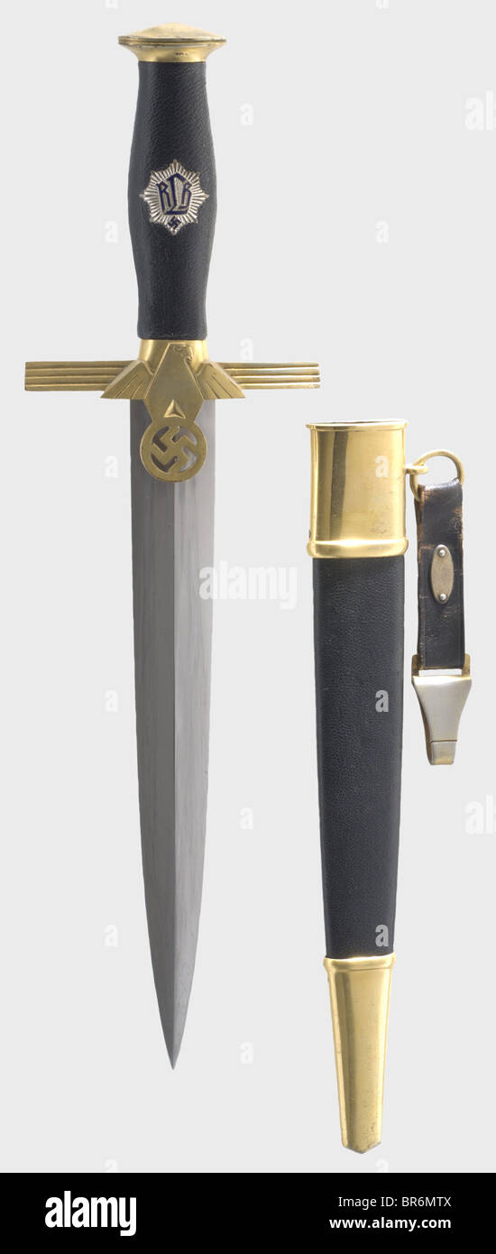 A dagger for leaders in gold, 1st model 1934., Blade with maker's mark ...