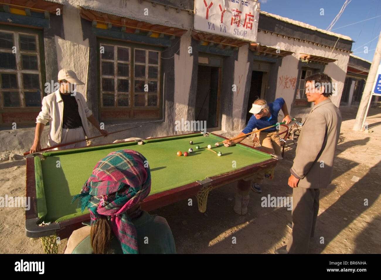 Men Playing Pool on the Street in Tingri China Stock Photo - Alamy