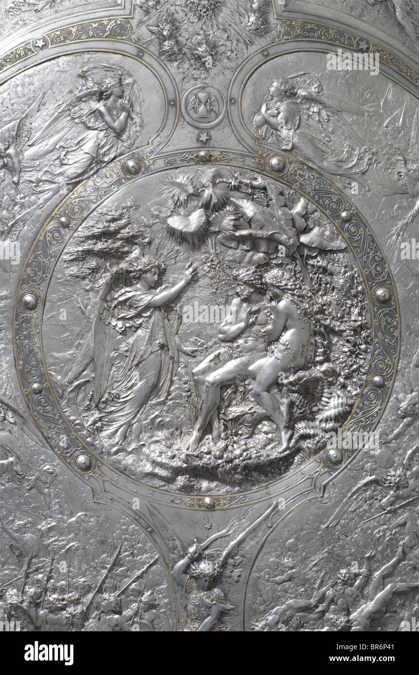 English shield hi-res stock photography and images - Alamy