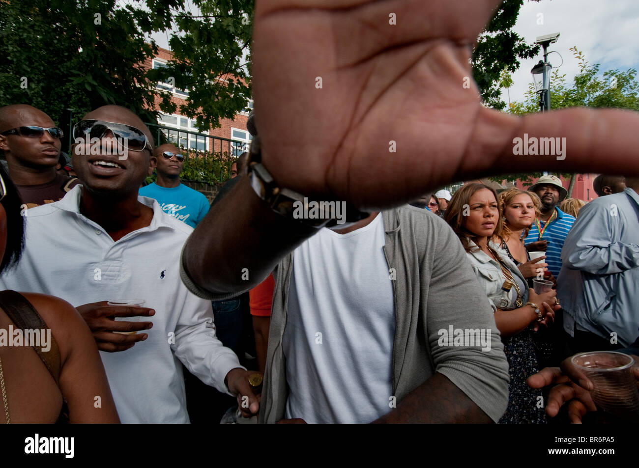 Stopping signal hi-res stock photography and images - Alamy