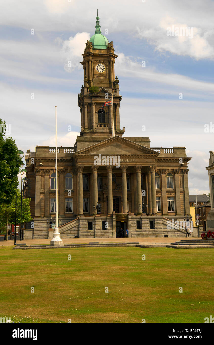Hamilton Square and Birkenhead Town Hall which is now the Wirral Museum ...