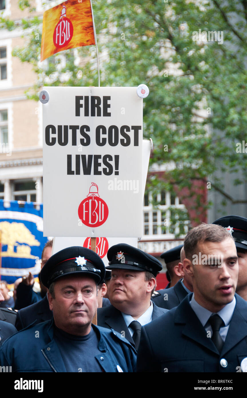 !6.9.2010. London firefighters demonstrate against proposed changes to ...