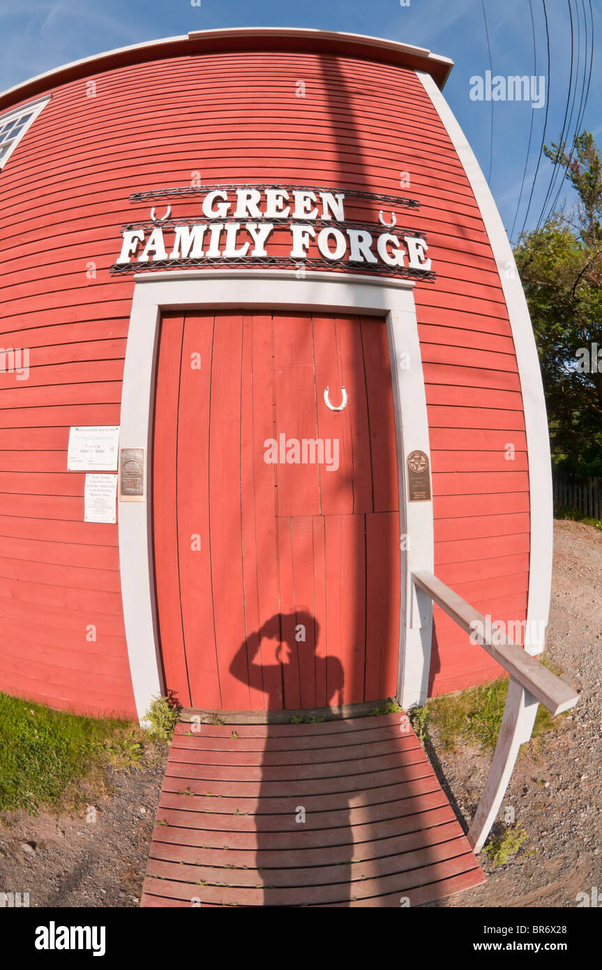 Village green forge hi-res stock photography and images - Alamy