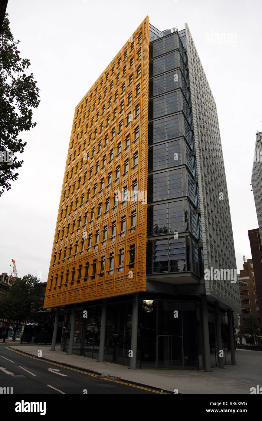 Yellow building in Central London Stock Photo - Alamy