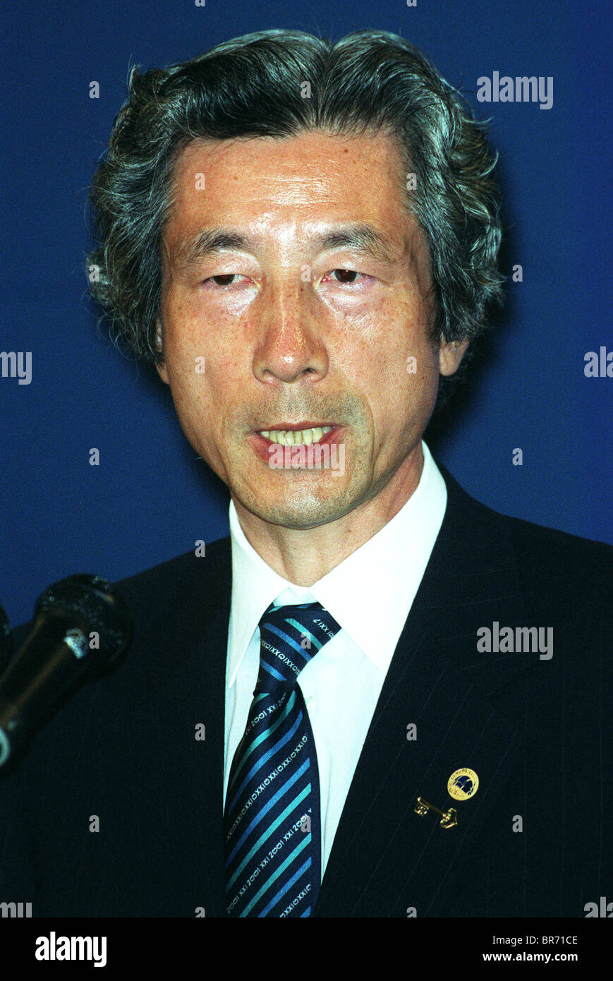 Junichiro koizumi 2001 hi-res stock photography and images - Alamy