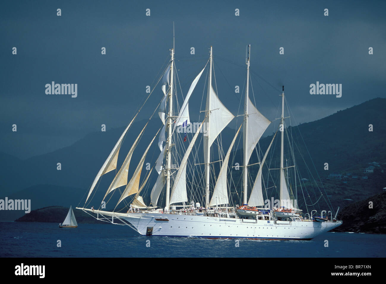 Flying cloud clipper hi-res stock photography and images - Alamy
