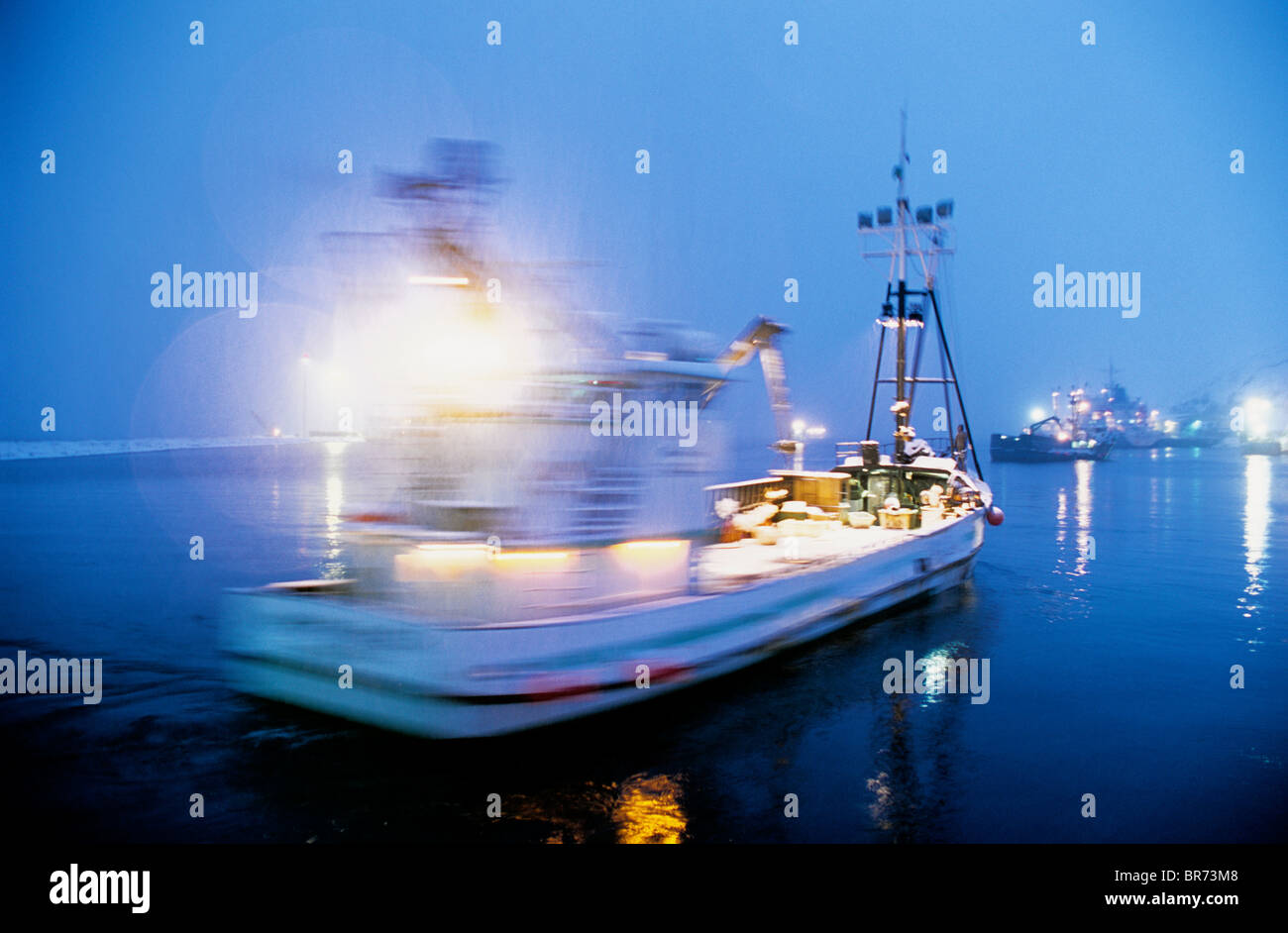 Crab boat dutch harbor hi-res stock photography and images - Alamy