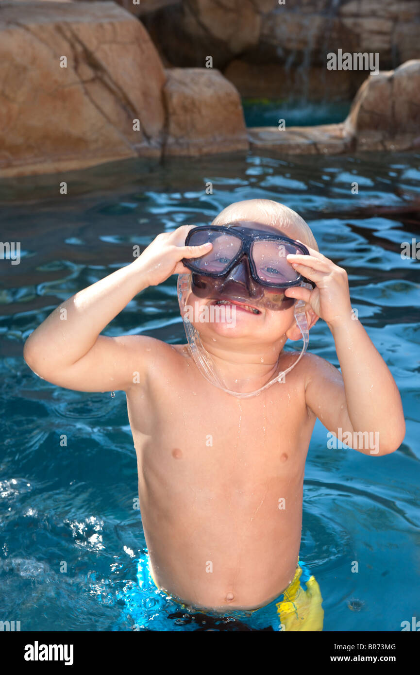 Vertical swimming pool hi-res stock photography and images - Alamy