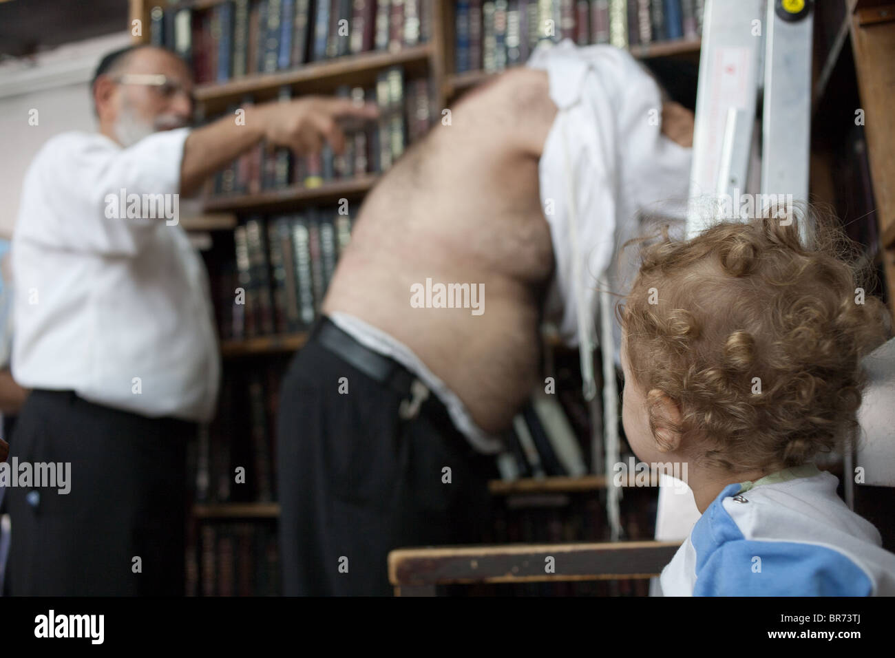 Flogging middle east hi-res stock photography and images - Alamy