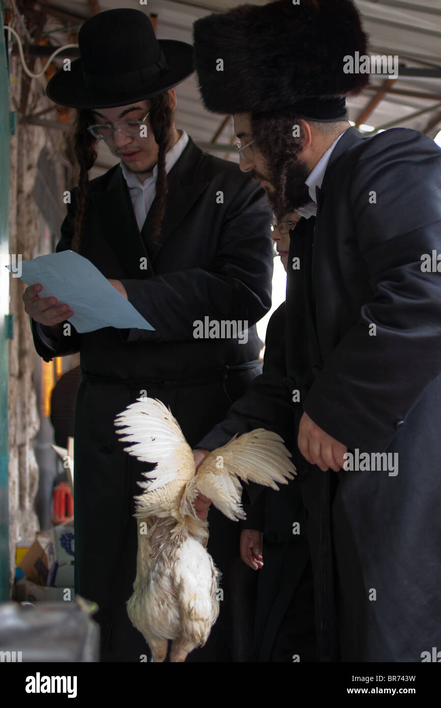 Just a few hours ahead of Yom Kippur religious Jews perform Kapparot ...