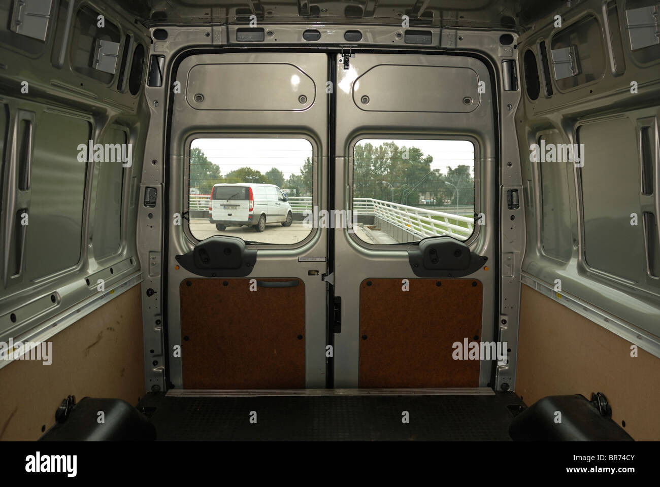 Ford Transit 2.4 TDCi AWD 140 T350 Trend panel van - Chill - MWB ...