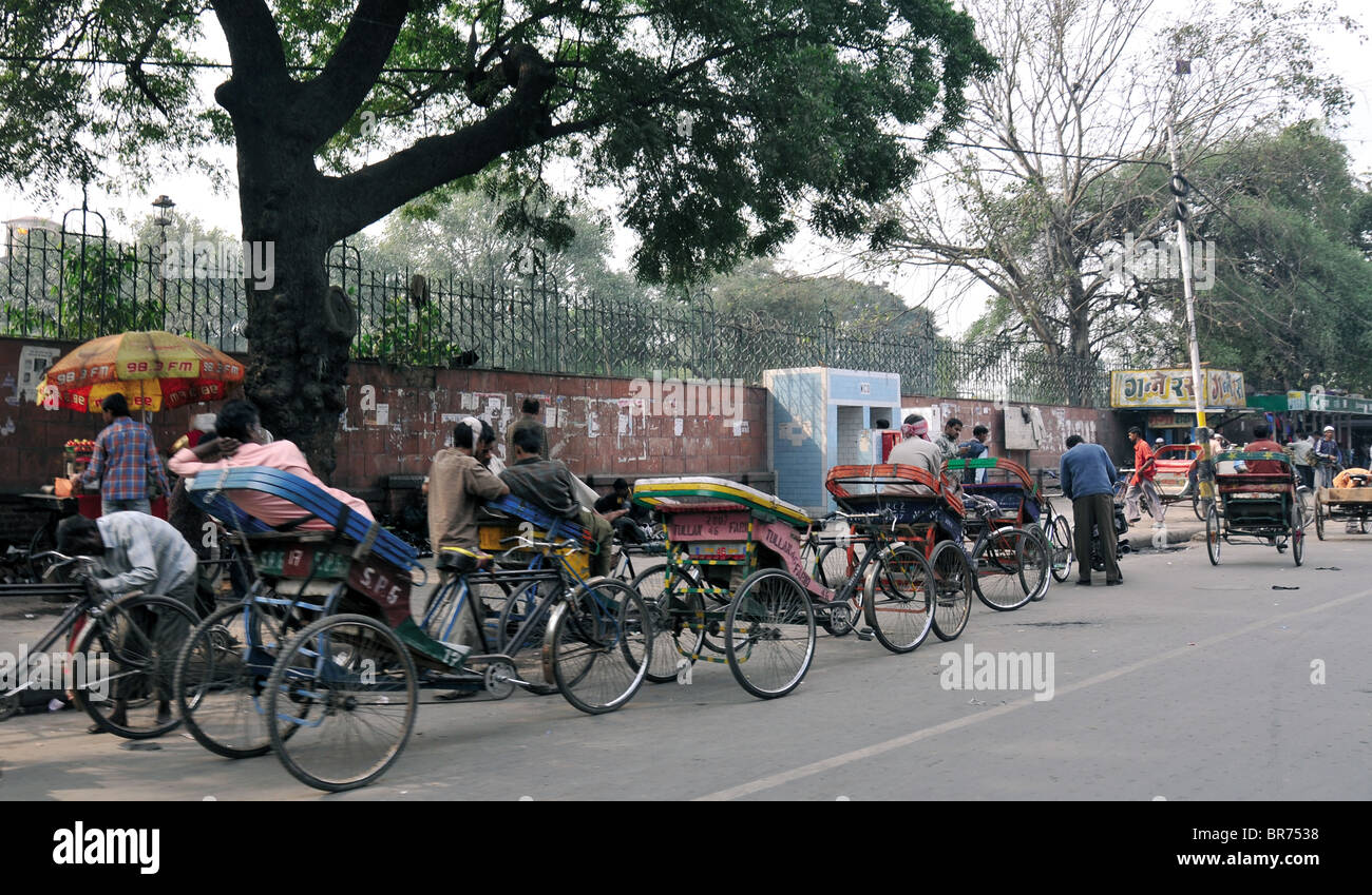 Bicycle Rickshaws in New Delhi Stock Photo - Alamy