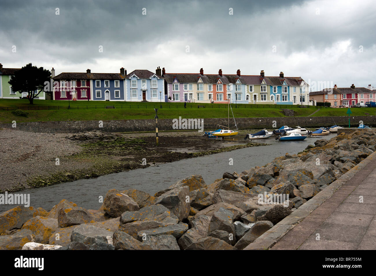 aberaeron harbor west wales Stock Photo - Alamy
