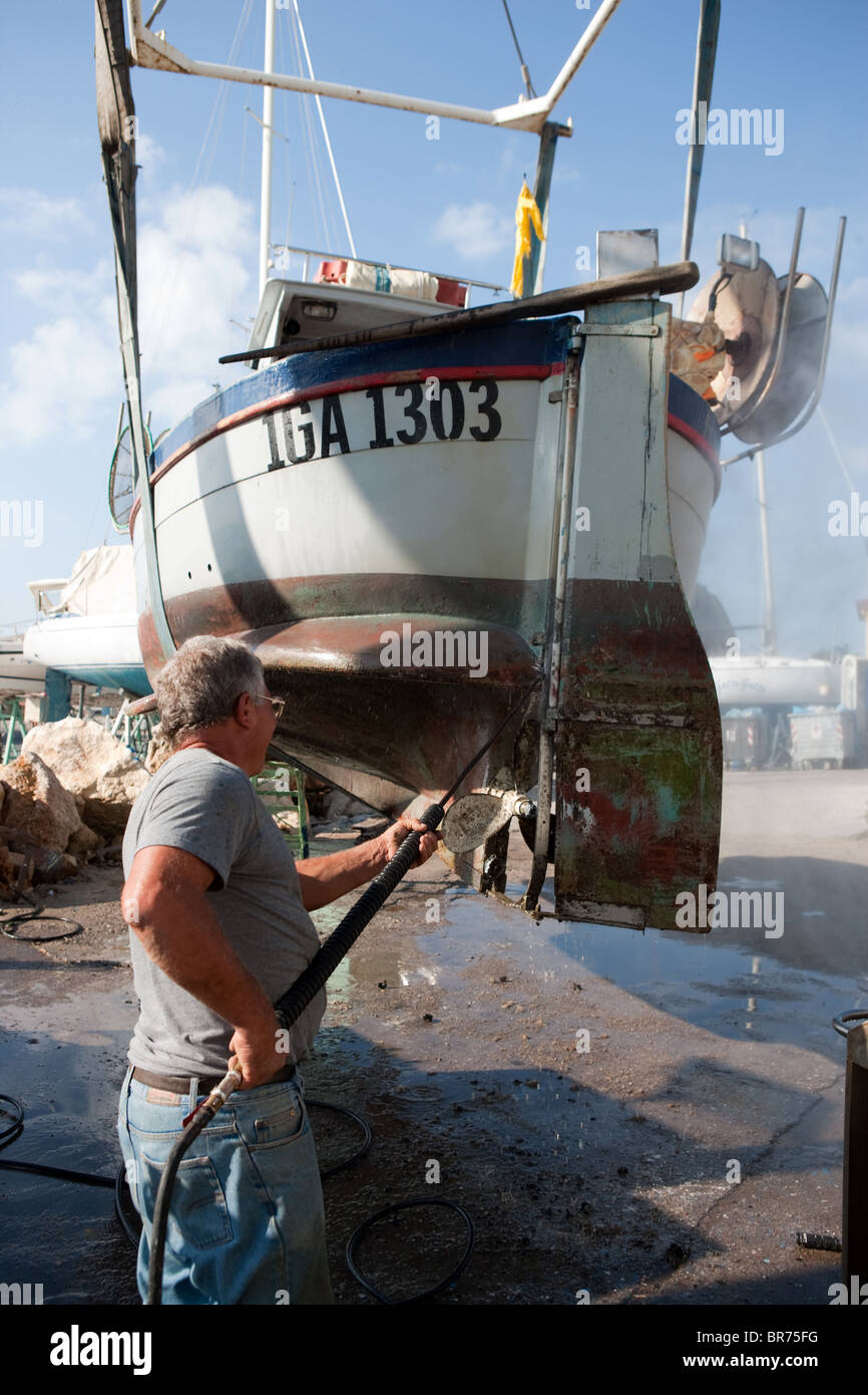 worker at work in shipyard Stock Photo - Alamy