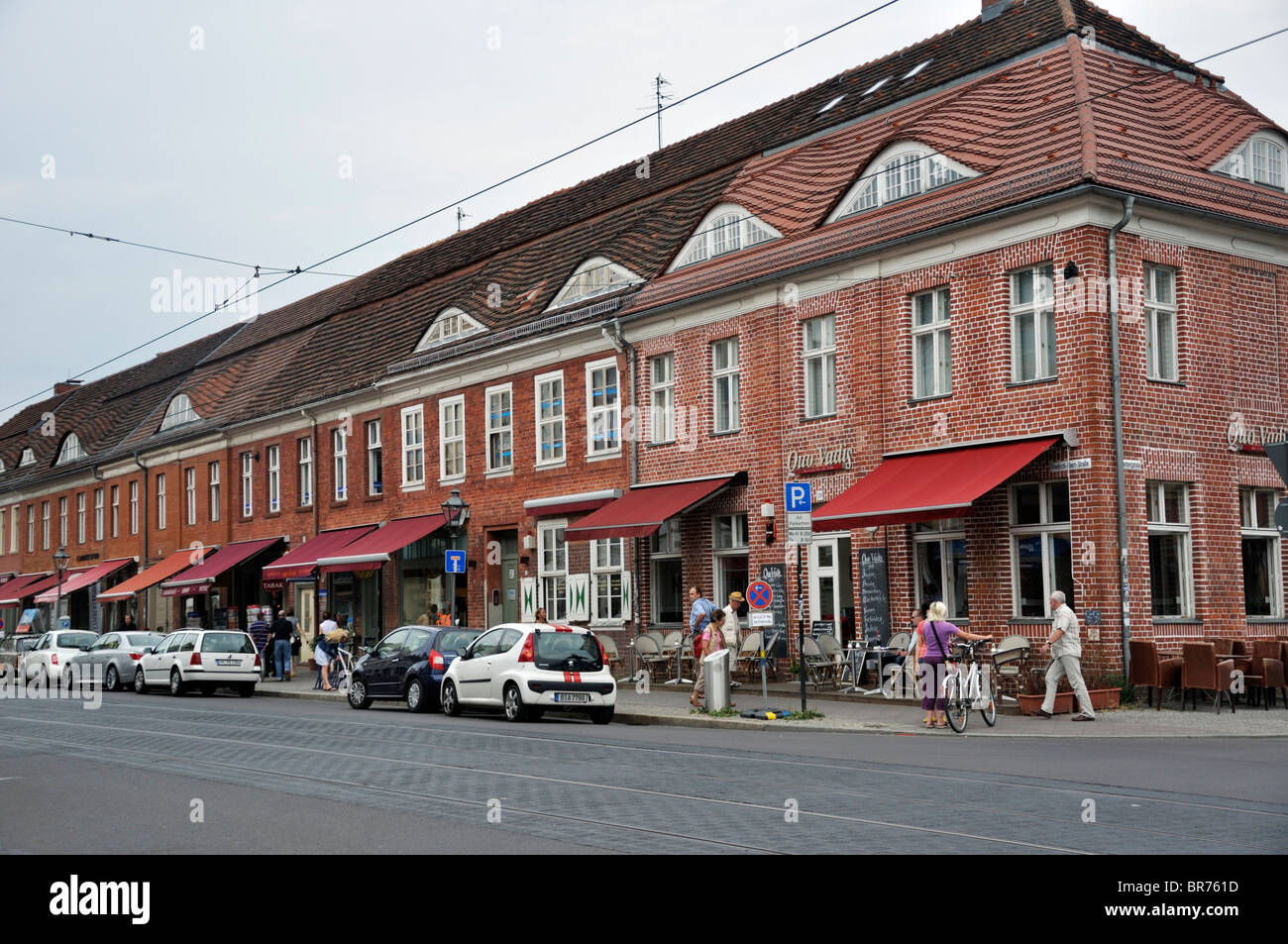 Dutch house red brick hi-res stock photography and images - Alamy