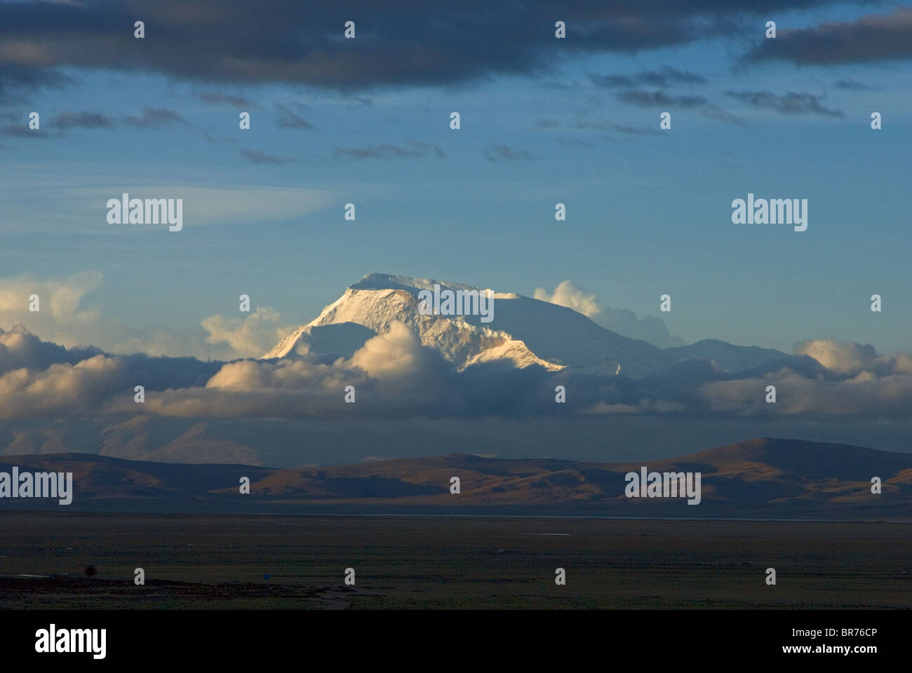 Mount gurla mandhata tibet hi-res stock photography and images - Alamy