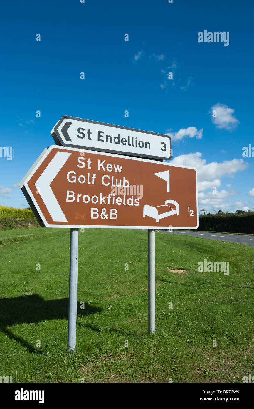 Cornwall road sign hi-res stock photography and images - Alamy